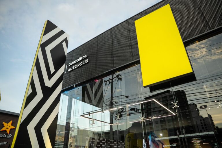Renault presenta su primer “New ‘R Store” – Carnews
